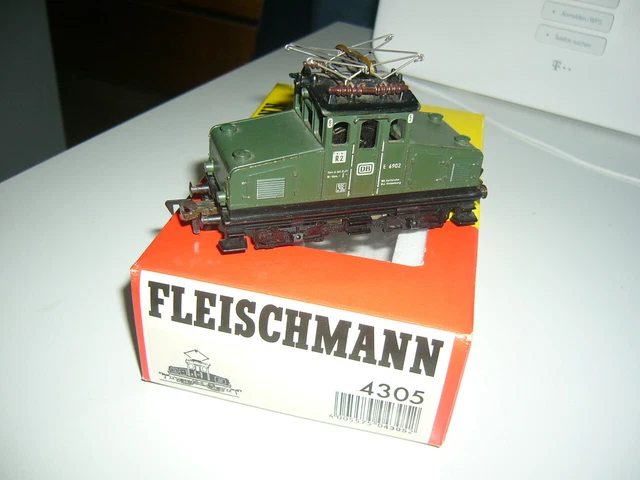 FLEISCHMANN HO NR. 4305: E-Lok BR E 6902 der DB in OVP EUR 39,99 ...