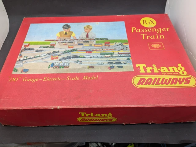 TRIANG RAILWAYS R1X passenger train set, Very good condition. £75.00 ...