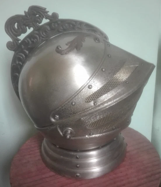 ANCIENNE CAVE A liqueur musicale heaume de chevalier EUR 90,00 ...