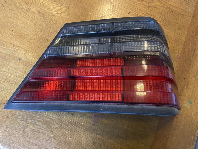 MERCEDES-BENZ E CLASS W124 REAR LIGHT LAMP right, Saloon/ Coupe, o/s £ ...