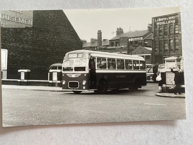 BUS PHOTO WELLINGTON Street Station Leeds MW5G ECW Coach West Yorkshire ...