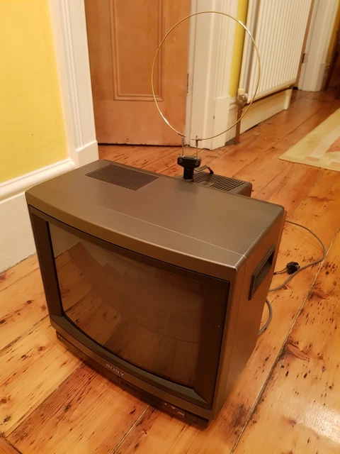 SONY TRINITRON RETRO Portable CRT Television KV-M14U £150.00 - PicClick UK