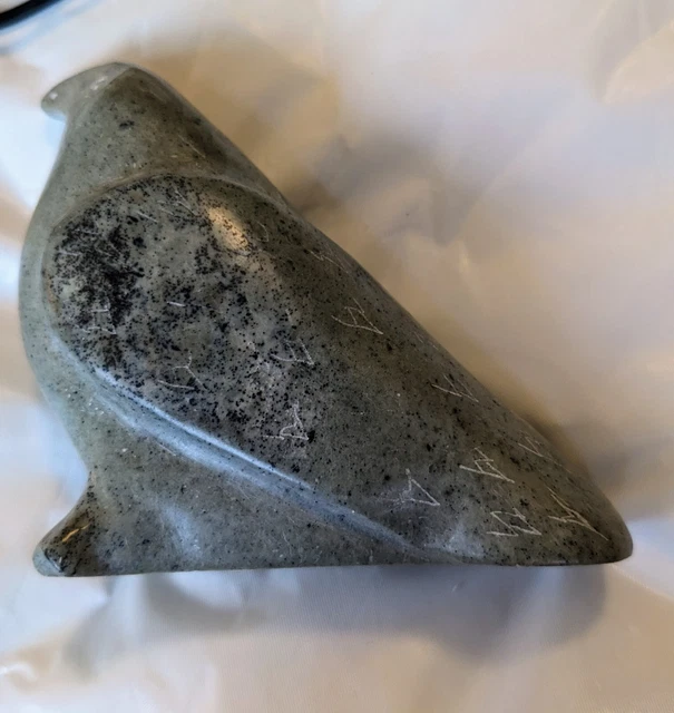 VINTAGE ESKIMO INUIT Light Soapstone Bird Carving - Signed With Eskimo ...