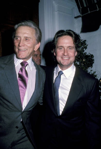 MICHAEL DOUGLAS AND Kirk Douglas 1977 Historic Old Photo $9.00 ...