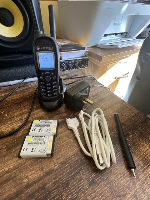 MOTOROLA MTH800 TETRA radio with charger and Extras. 380-440 MHz £180. ...