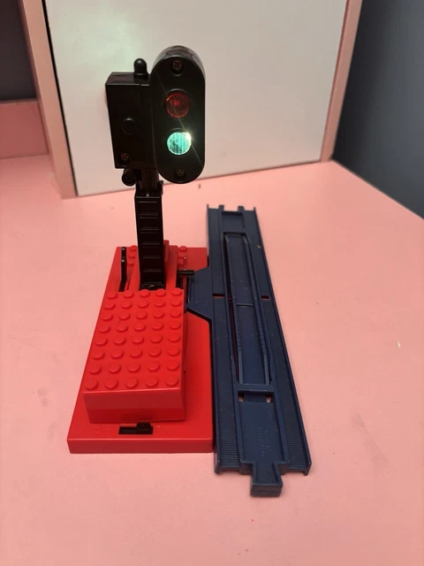 VINTAGE TOMY TRAIN stop and go colour light signal working trackmaster ...