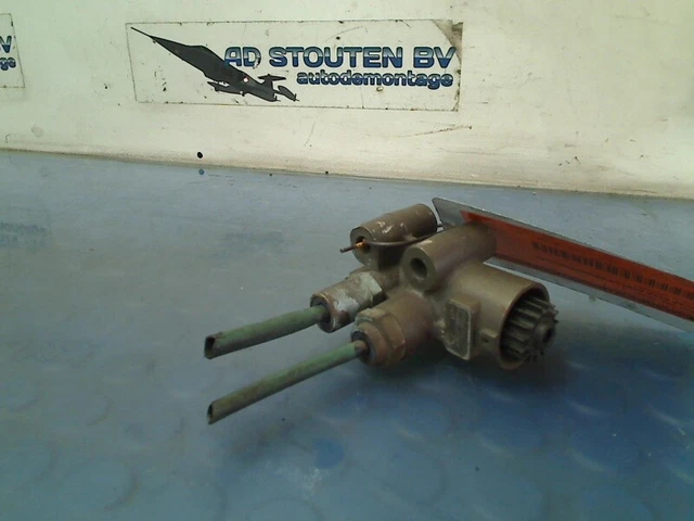 EVAP VALVE EVAP VALVE ADBLUE DRUK CONTROL STICKER Volvo FH 460 2014 ...