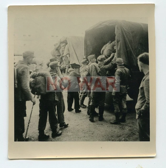 WWII ORIGINAL OLD War Photo German Soldiers Surrender Prisoners Pow EUR ...