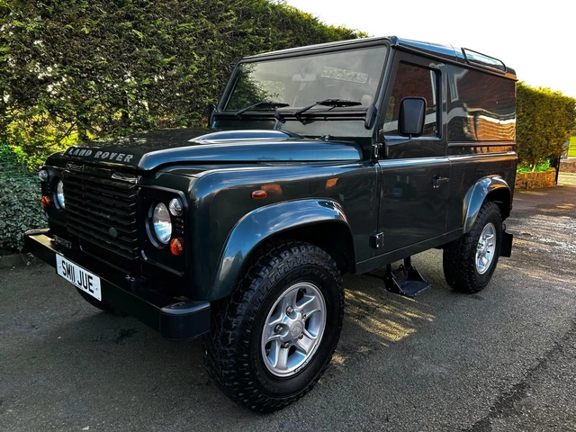 LAND ROVER DEFENDER 90 County Hard Top 2.4 TDCI 2011 (11) reg £18,490. ...