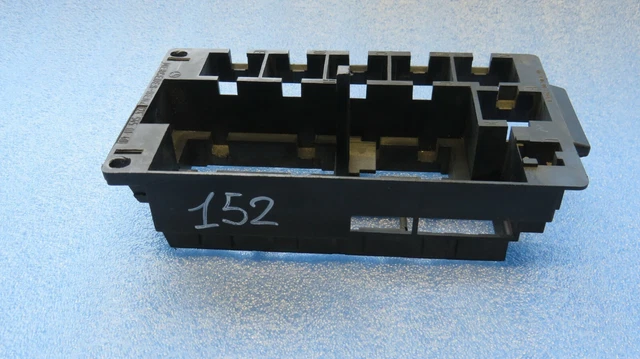 MERCEDES BENZ W124 fuse box relay holder frame / frame 12454350140 £10. ...