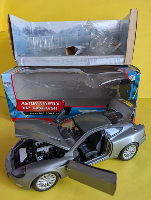 THE BEANSTALK GROUP Pauls Model Art Aston Martin V12 Vanquish James ...