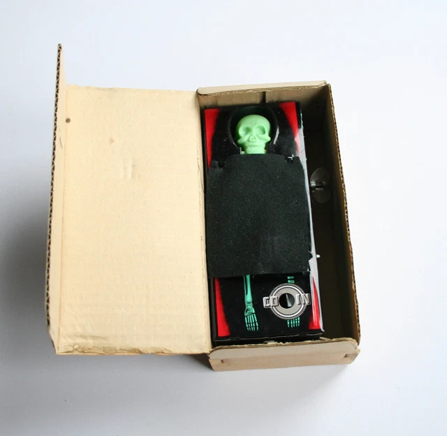 RARE MADE IN Japan 1960's Tin Spooky Mysterious Coffin Wind Up Coin ...
