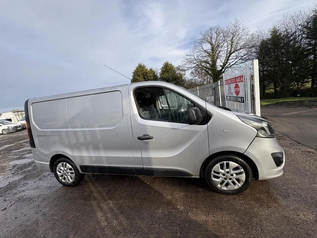 64 PLATE VAUXHALL Vivaro Trafic 1.6 Cdti silver Clutch needs replacing ...