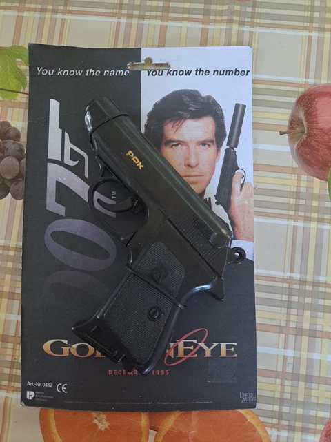 JAMES BOND WALTHER PPK on card £72.00 - PicClick UK
