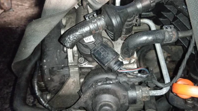 0445010529 POMPE DINJECTION 03L130755AC CFGB for Skoda Superb 2011 ...