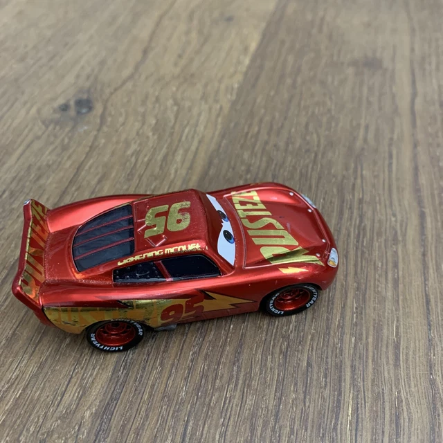 DISNEY PIXAR CARS - Lightning McQueen Rust Eze Racing Centre - DXV45 £4 ...