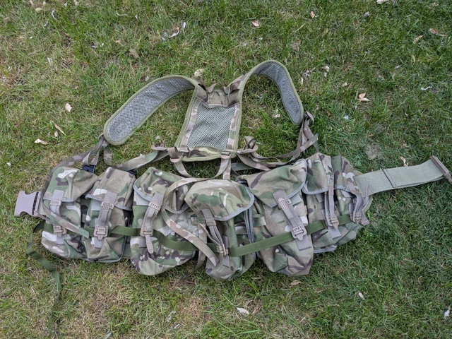 BRITISH ARMY PLCE Webbing MTP (UK Multicam) 5 pouches, belt, hip pad ...