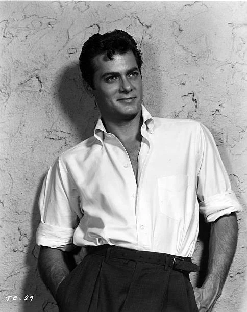 TONY CURTIS POSES for pictures Alvis TE21 motorcar Knightsbrid- 1965 ...