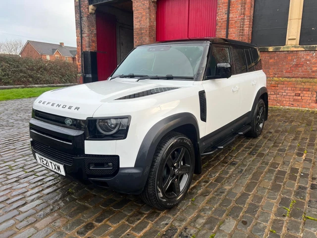 2021 LAND ROVER Defender 3.0 D300 Hard Top SE Auto [3 Seat] PANEL VAN ...