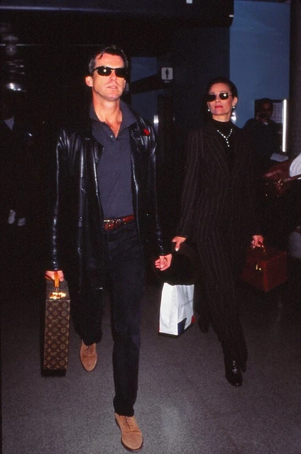 DIA PIERCE BROSNAN und Keely Shaye Smith 1995 KB-format Fotograf P15-2 ...