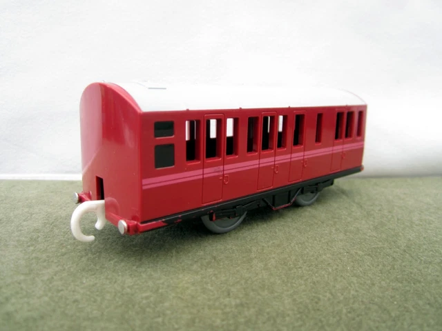TOMY TRACKMASTER SPENCER'S Coach Thomas the Tank Engine - Unboxed £10. ...