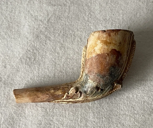 ANTIQUE VINTAGE PARTIAL Clay Pipe Bowl with Leaf Design and Part Stem ...
