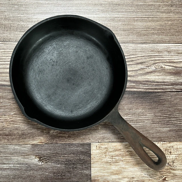 VINTAGE WAGNER CAST Iron Skillet No 3B 1930s-1950s Duel Pour Spots No ...