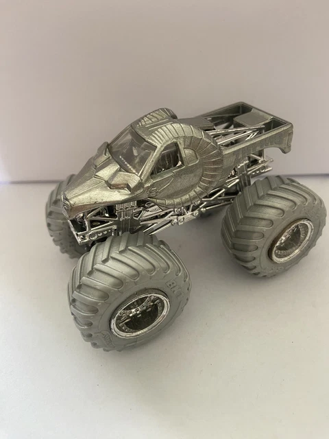 HOT WHEELS MONSTER Jam Silver Collection ZH1 X13 Zombie Hunter Monster ...