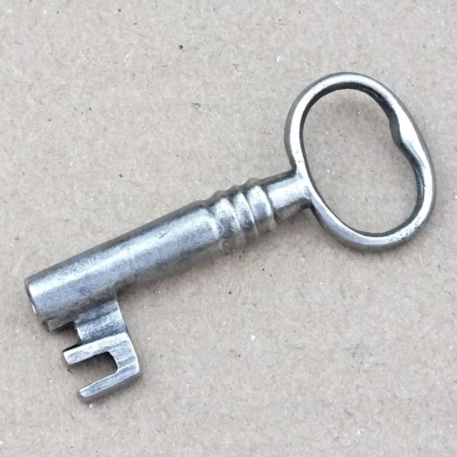 ANTIQUE KEY - CASKET, CHEST, or BOX Key with Wire Bow 2" - ref.L105 £8. ...