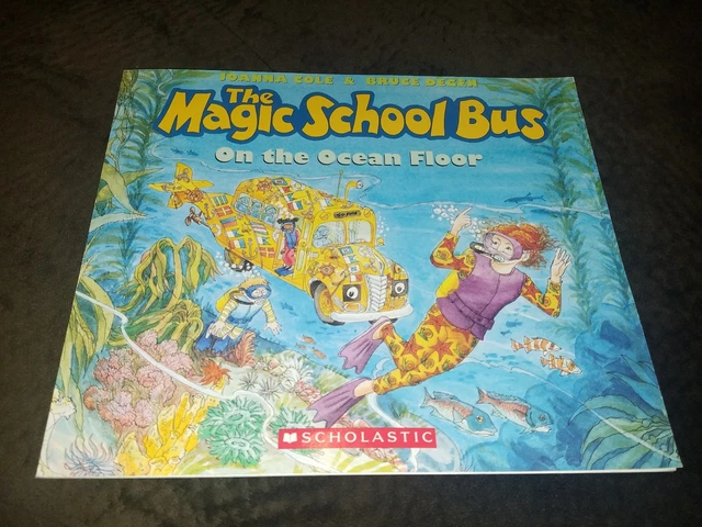 THE MAGIC SCHOOL Bus on the Ocean Floor [With Paperback Book] by Joanna ...