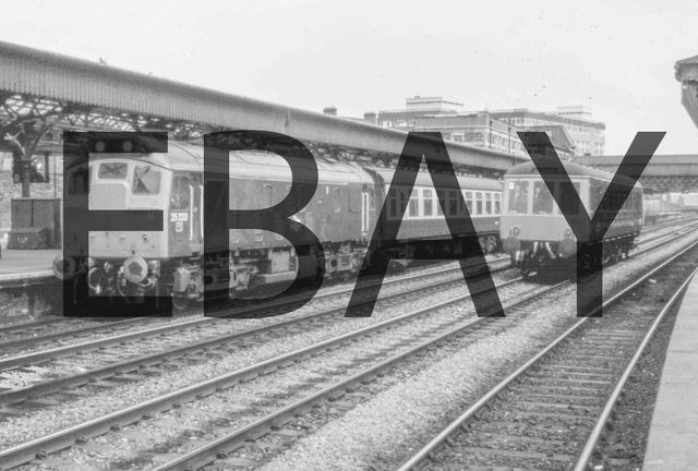 UK RAILWAY PHOTOGRAPH Of Class 25 25220. Rm25-370 £1.70 - PicClick UK