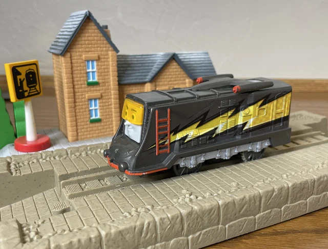THOMAS & FRIENDS TrackMaster Turbo Diesel Motorized Railway Train ...