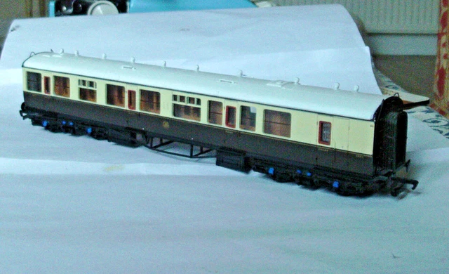 MAINLINE OO GAUGE GWR Collett Brake Composite Coach Chocolate & Cream ...