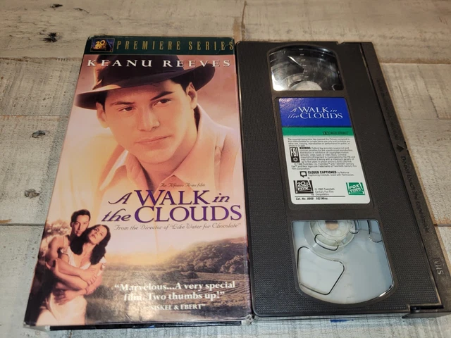A WALK IN the Clouds (VHS, 1995) $4.75 - PicClick CA
