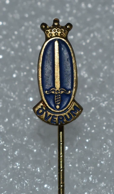 OVERUM ÖVERUM TRACTOR Traktor machinery vintage pin badge Abzeichen ...