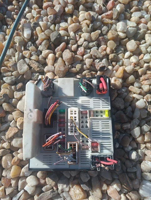 RENAULT MASTER III Diesel Fuse Box USMC N3 284B67653R-- Fast Dispatch ...