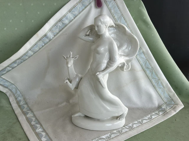 BELLISSIMA STATUINA KPM Berlino Hubatsch, Diana cacciatrice con cervo ...