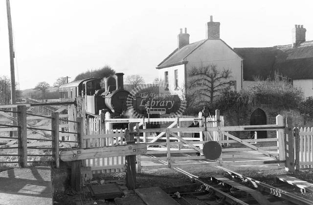 PHOTO BR BRITISH Railways Steam Locomotive GW '1400' 0-4-2T 1451 ...