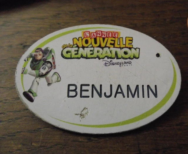 NAME TAG NAMETAG DISNEYLAND PARIS CAST MEMBER BENJAMIN nouvelle ...