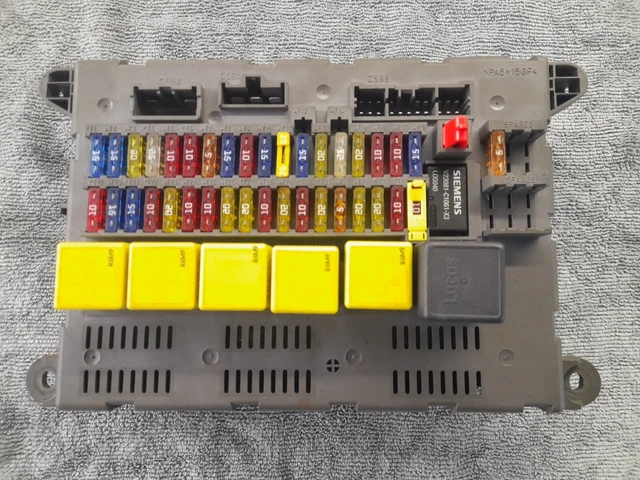 LAND ROVER FREELANDER 1 97- 2.5 V6 Fuse And Relay Box Board £24.95 ...