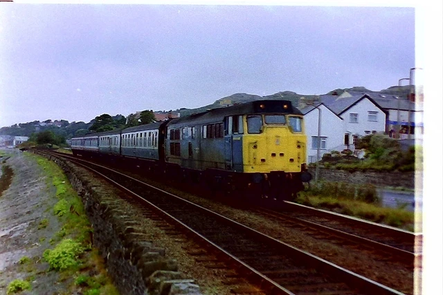 35MM RAILWAY COLOUR Negative Class 31 469 at Deganwy £1.95 - PicClick UK
