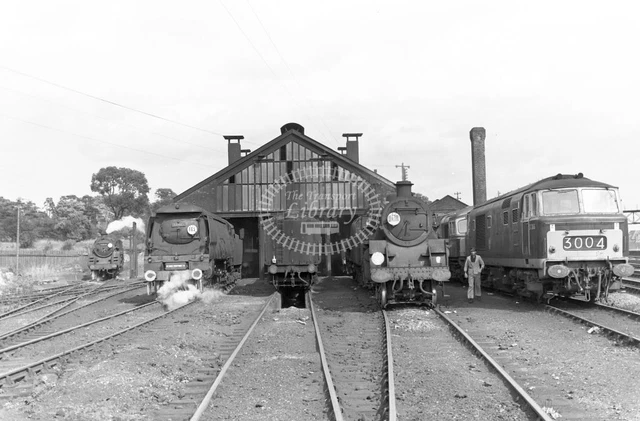 PHOTO BR BRITISH Railways Shed Scene BR Standard 5 4-6-0 73018 ...