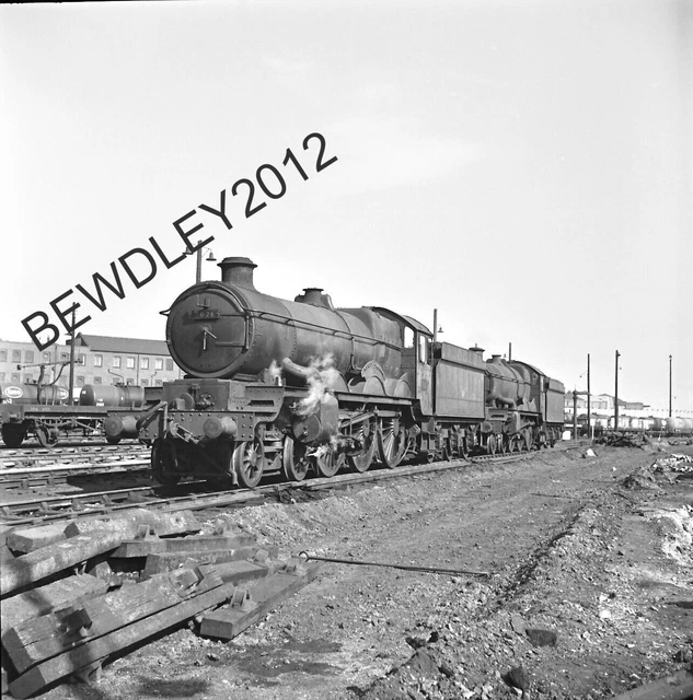 NEGATIVE 6X6CM GWR 7026 "TENBY CASTLE" & 7008 OLD OAK COMMON SHED YARD ...