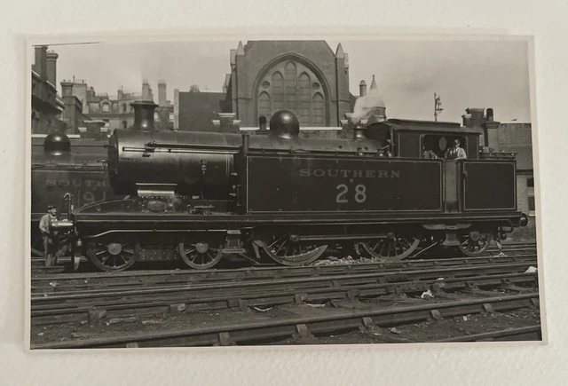 SOUTHERN RAILWAY LOCOMOTIVE Photograph- 28 Victoria Station - A981 £3. ...