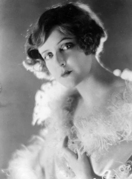 MAY ALLISON THE American film actress who often played romanti- 1925 ...