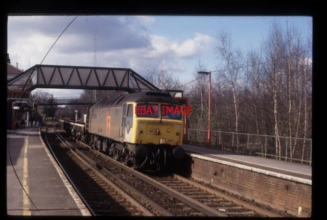 PHOTO CLASS 47 Loco 47297 Passingthro Earley Station 1990 £2.00 ...