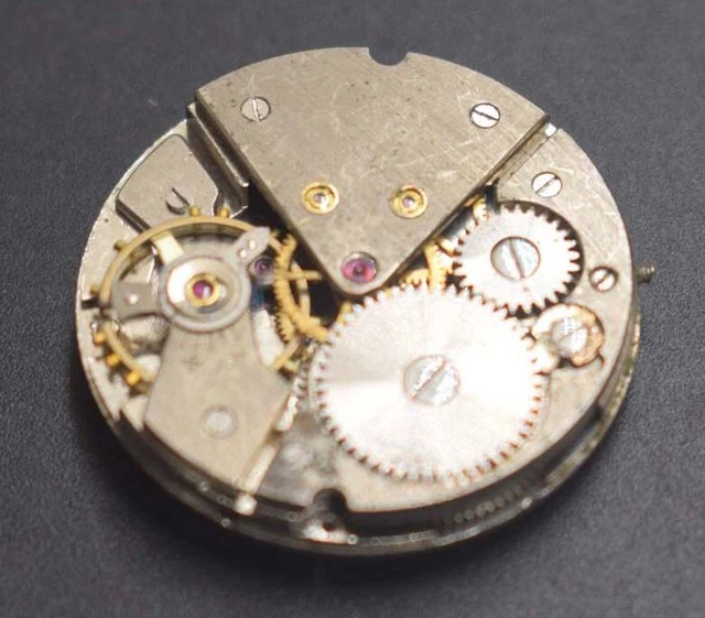 ETA 1080 MECHANICAL Non Working Watch Movement For Parts & Repair O ...