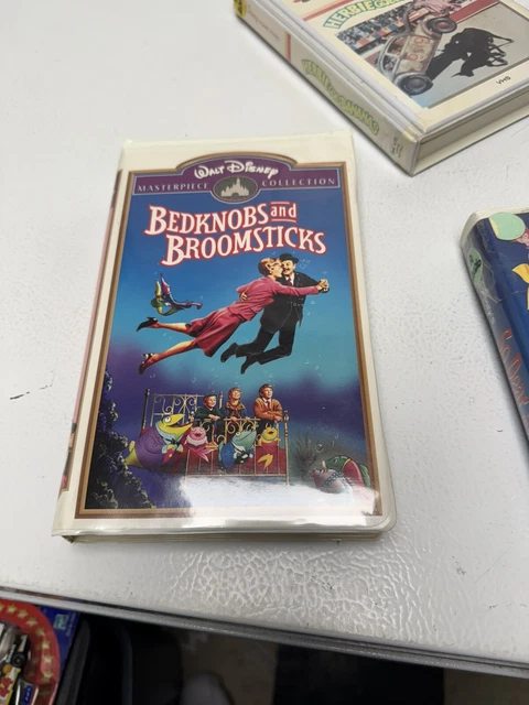 WALT DISNEY'S &BEDKNOBS and Broomsticks" VHS Masterpiece Collection 1997 Vintage £11.78 ...