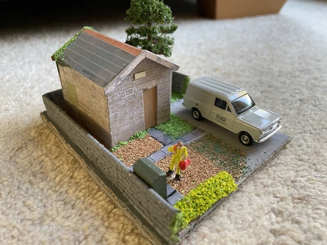 00 GAUGE SCRATCH Built Diorama ‘Rural Telephone Exchange’ and engineer ...