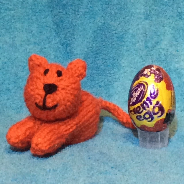 KNITTING PATTERN - Marmalade the Cat chocolate cover fits Creme Egg £3. ...